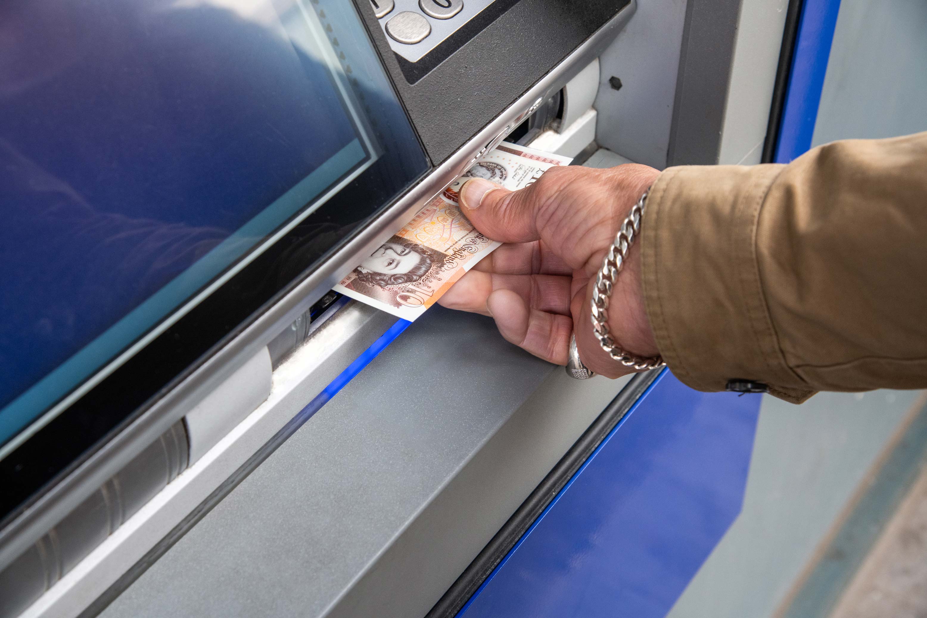 LINK / Helping you access cash